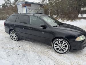 Melns Skoda Octavia 2006 Viļņa, ar dzinēja tilpumu 2.00 L un nobraukumu 317 tūkst. km par 2499 €, foto 4 vietnē AUTOMOTO.COM.LV