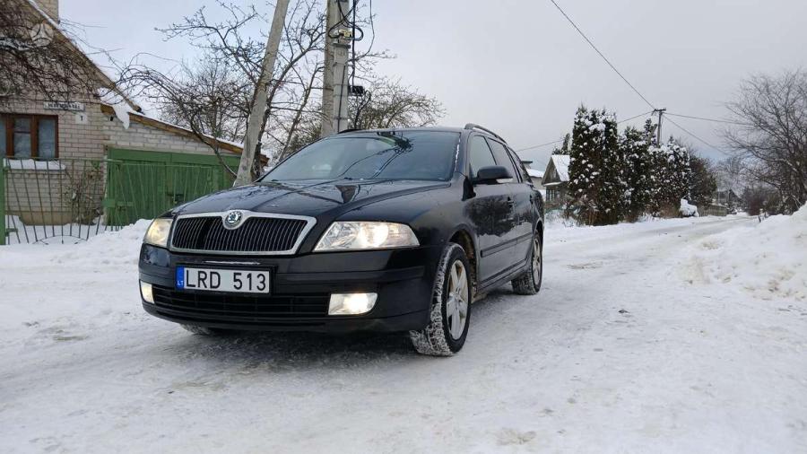 Melns Skoda Octavia 2006 Viļņa, ar dzinēja tilpumu 1.90 L un nobraukumu 300 tūkst. km par 550 €, foto 1 vietnē AUTOMOTO.COM.LV