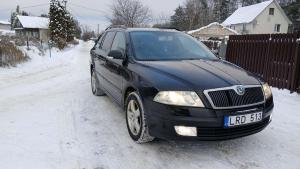 Melns Skoda Octavia 2006 Viļņa, ar dzinēja tilpumu 1.90 L un nobraukumu 300 tūkst. km par 550 €, foto 2 vietnē AUTOMOTO.COM.LV