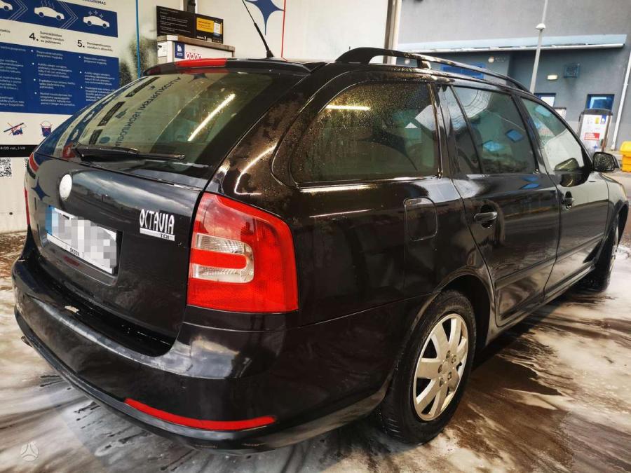 Black Skoda Octavia 2006 in Vilnius, with an engine capacity of 1.90 L and mileage of 315 thousand km for 1650 €, photo 2 on AUTOMOTO.COM.LV