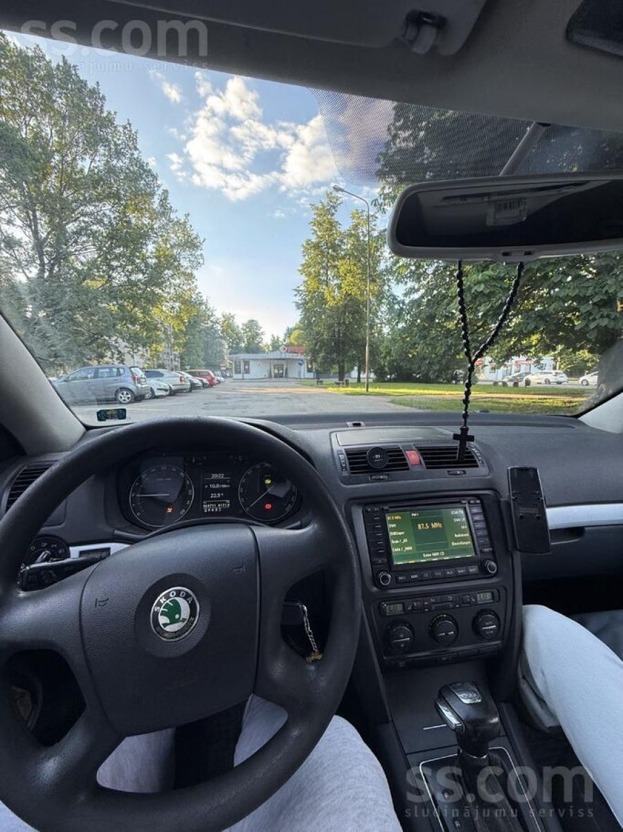 Melns Skoda Octavia 2006 Jelgava, ar dzinēja tilpumu 2.00 L un nobraukumu 465 tūkst. km par 1100 €, foto 6 vietnē AUTOMOTO.COM.LV