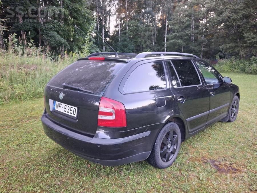 Black Skoda Octavia 2006 in Preili, with an engine capacity of 2.00 L and mileage of 329 thousand km for 1550 €, photo 6 on AUTOMOTO.COM.LV