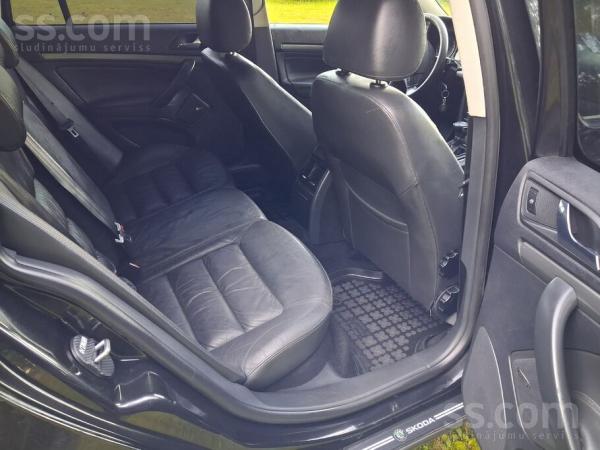 Black Skoda Octavia 2006 in Preili, with an engine capacity of 2.00 L and mileage of 329 thousand km for 1550 €, photo 8 on AUTOMOTO.COM.LV