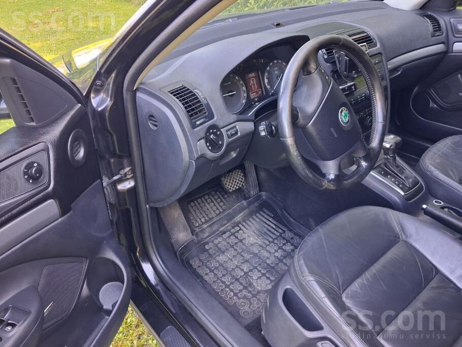 Black Skoda Octavia 2006 in Preili, with an engine capacity of 2.00 L and mileage of 329 thousand km for 1550 €, photo 15 on AUTOMOTO.COM.LV