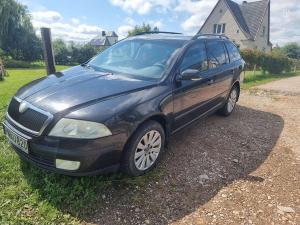 Melns Skoda Octavia 2006 Kauņa, ar dzinēja tilpumu 1.97 L un nobraukumu 430 tūkst. km par 700 €, foto  vietnē AUTOMOTO.COM.LV