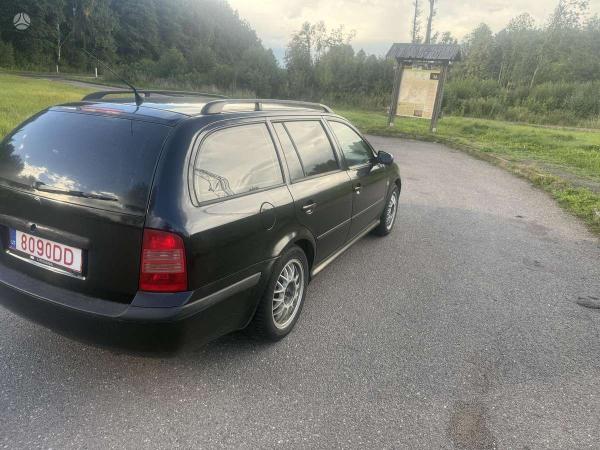 Melns Skoda Octavia 2006 Viļņa, ar dzinēja tilpumu 1.90 L un nobraukumu 400 tūkst. km par 600 €, foto 5 vietnē AUTOMOTO.COM.LV