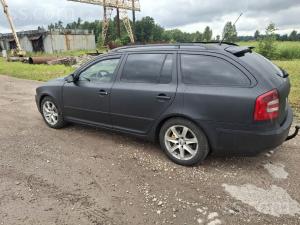 Black Skoda Octavia 2007 in Valmiera, with an engine capacity of 2.00 L and mileage of 0 thousand km for 1700 €, photo 5 on AUTOMOTO.COM.LV