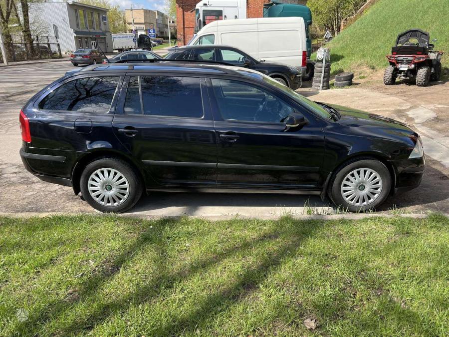 Black Skoda Octavia 2007 in Vilnius, with an engine capacity of 1.90 L and mileage of 460 thousand km for 1800 €, photo 2 on AUTOMOTO.COM.LV