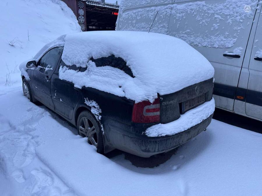 Black Skoda Octavia 2007 in Vilnius, with an engine capacity of 1.90 L and mileage of 460 thousand km for 1800 €, photo 12 on AUTOMOTO.COM.LV