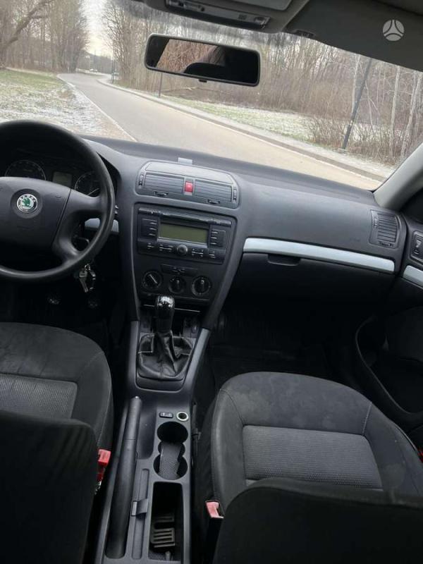 Melns Skoda Octavia 2007 Viļņa, ar dzinēja tilpumu 1.90 L un nobraukumu 222 tūkst. km par 1250 €, foto 7 vietnē AUTOMOTO.COM.LV