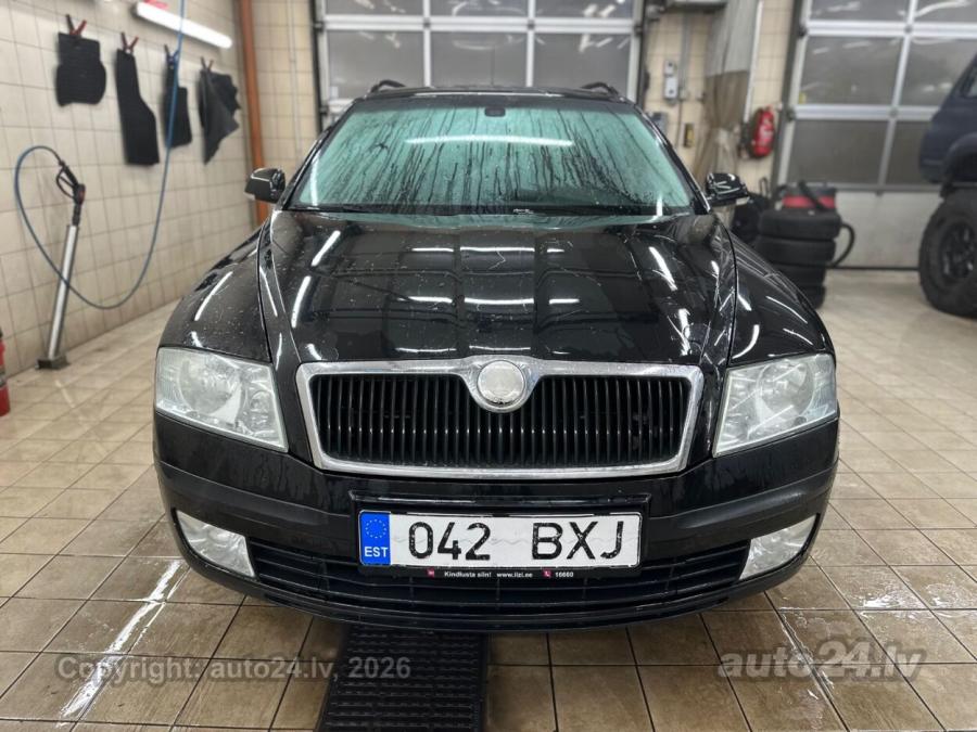 Melns Skoda Octavia 2007 Tallina, ar dzinēja tilpumu 2.00 L un nobraukumu 464 tūkst. km par 1300 €, foto 2 vietnē AUTOMOTO.COM.LV