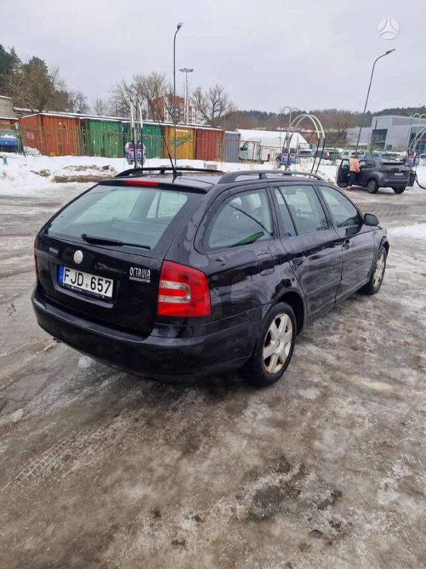Melns Skoda Octavia 2007 Viļņa, ar dzinēja tilpumu 1.97 L un nobraukumu 336 tūkst. km par 1800 €, foto 4 vietnē AUTOMOTO.COM.LV