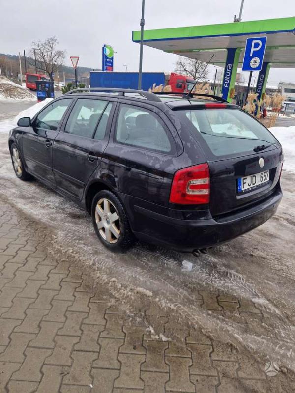 Melns Skoda Octavia 2007 Viļņa, ar dzinēja tilpumu 1.97 L un nobraukumu 336 tūkst. km par 1800 €, foto 5 vietnē AUTOMOTO.COM.LV