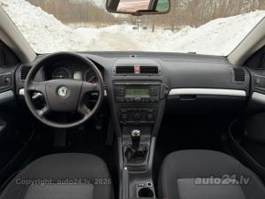 Melns Skoda Octavia 2007 Tallina, ar dzinēja tilpumu 2.00 L un nobraukumu 0 tūkst. km par 1900 €, foto 13 vietnē AUTOMOTO.COM.LV