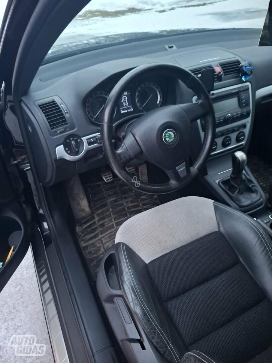 Melns Skoda Octavia 2007 Vilkaviškis, ar dzinēja tilpumu 2.00 L un nobraukumu 300 tūkst. km par 3200 €, foto 5 vietnē AUTOMOTO.COM.LV