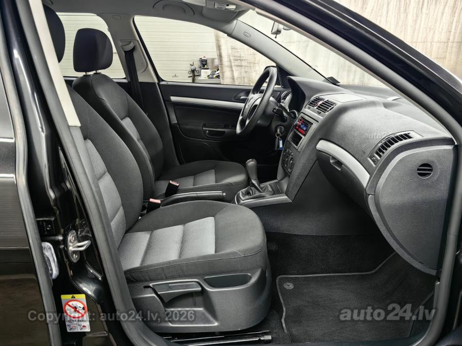 Melns Skoda Octavia 2007 Viljandi, ar dzinēja tilpumu 1.60 L un nobraukumu 210 tūkst. km par 3490 €, foto 7 vietnē AUTOMOTO.COM.LV