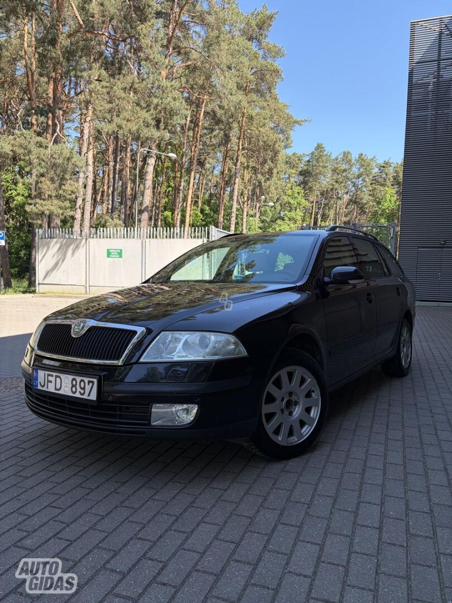 Black Skoda Octavia 2007 in Alytus, with an engine capacity of 2.00 L and mileage of 320 thousand km for 2800 €, photo 1 on AUTOMOTO.COM.LV