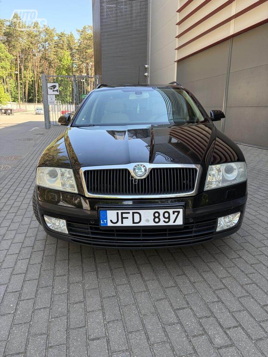 Black Skoda Octavia 2007 in Alytus, with an engine capacity of 2.00 L and mileage of 320 thousand km for 2800 €, photo 3 on AUTOMOTO.COM.LV
