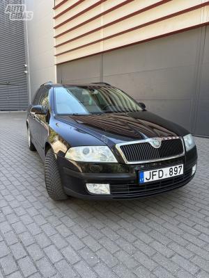 Black Skoda Octavia 2007 in Alytus, with an engine capacity of 2.00 L and mileage of 320 thousand km for 2800 €, photo 4 on AUTOMOTO.COM.LV