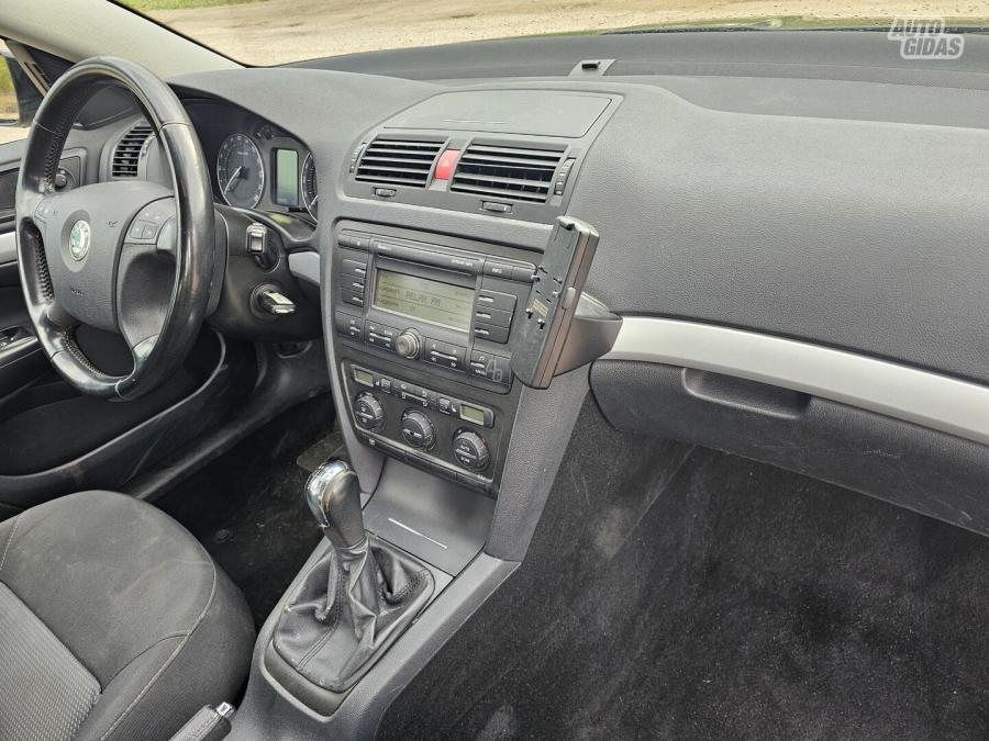Black Skoda Octavia 2007 in Vilnius, with an engine capacity of 2.00 L and mileage of 350 thousand km for 2650 €, photo 16 on AUTOMOTO.COM.LV