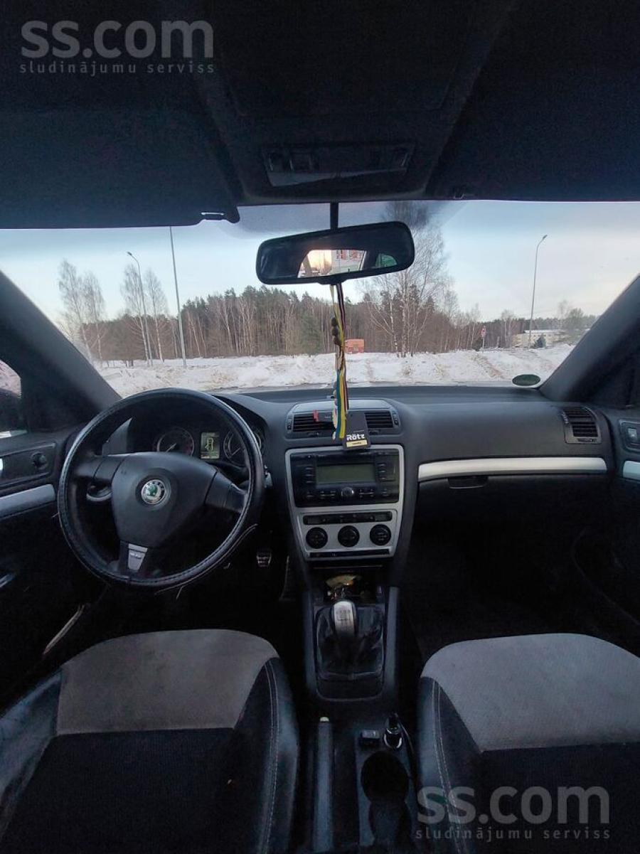 Черный Шкода Октавия 2007 в Елгава, объемом двигателя 2.00 л и пробегом 350 тыс. км за 2800 €, фото 5 на AUTOMOTO.COM.LV
