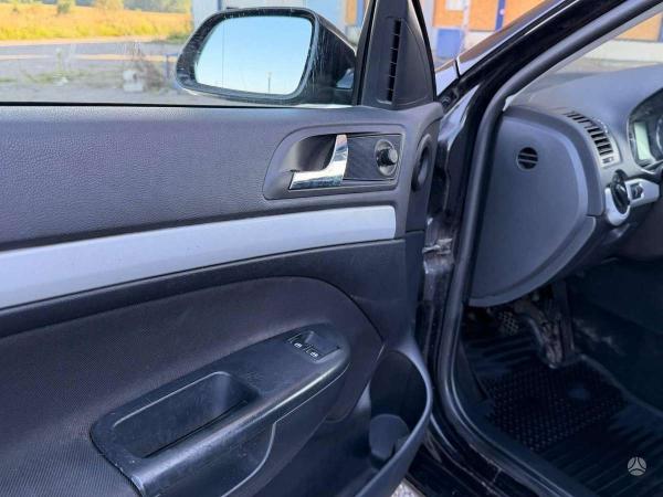 Black Skoda Octavia 2007 in Vilnius, with an engine capacity of 1.90 L and mileage of 280 thousand km for 950 €, photo 10 on AUTOMOTO.COM.LV