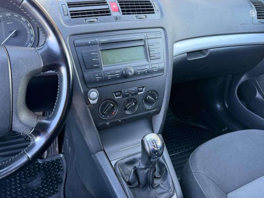 Black Skoda Octavia 2007 in Vilnius, with an engine capacity of 1.90 L and mileage of 280 thousand km for 950 €, photo 13 on AUTOMOTO.COM.LV