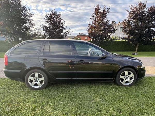 Black Skoda Octavia 2007 in Kaunas, with an engine capacity of 1.97 L and mileage of 330 thousand km for 2150 €, photo 3 on AUTOMOTO.COM.LV