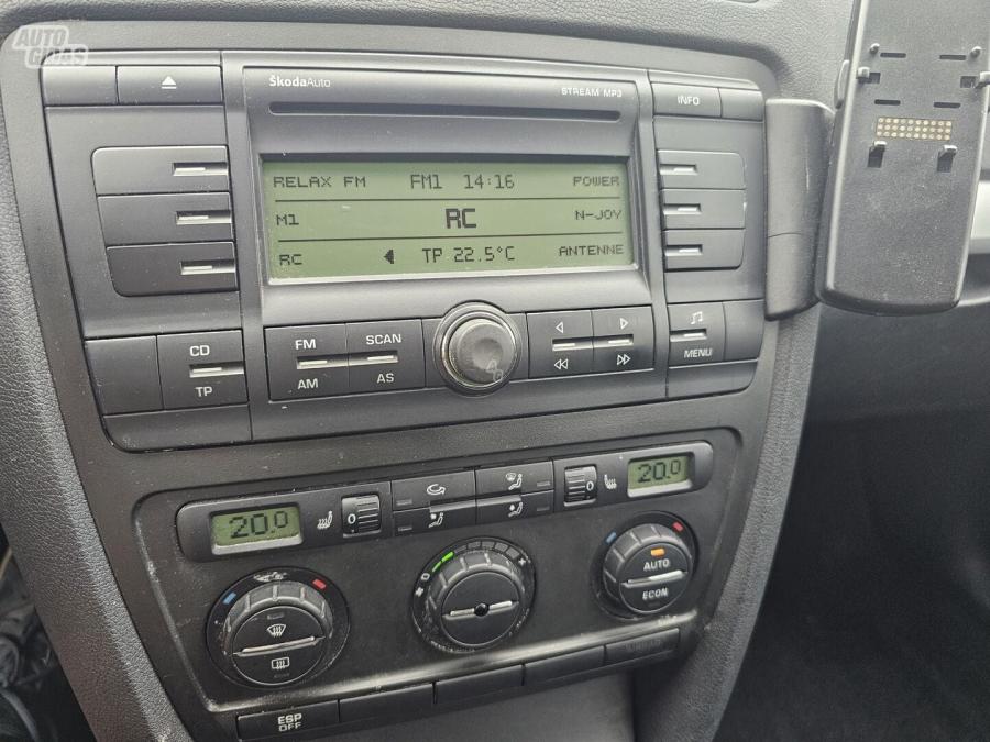 Black Skoda Octavia 2007 in Vilnius, with an engine capacity of 2.00 L and mileage of 350 thousand km for 2650 €, photo 9 on AUTOMOTO.COM.LV
