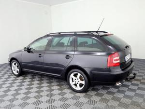 Black Skoda Octavia 2007 in Tallinn, with an engine capacity of 2.00 L and mileage of 288 thousand km for 1299 €, photo 5 on AUTOMOTO.COM.LV