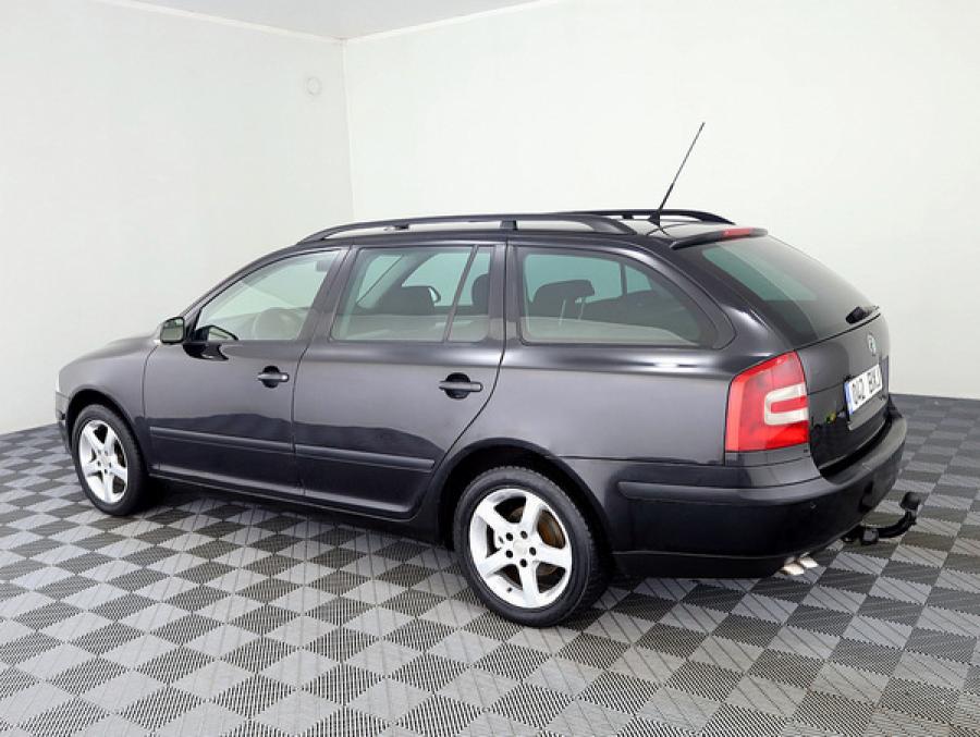 Black Skoda Octavia 2007 in Tallinn, with an engine capacity of 2.00 L and mileage of 288 thousand km for 1299 €, photo 5 on AUTOMOTO.COM.LV
