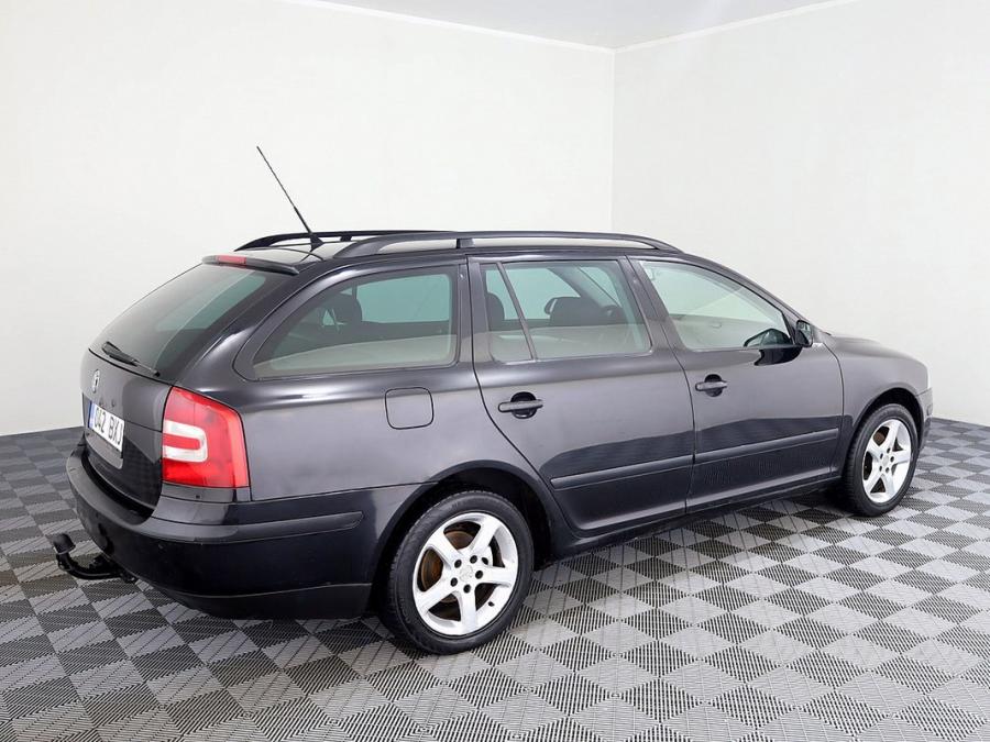 Black Skoda Octavia 2007 in Tallinn, with an engine capacity of 2.00 L and mileage of 288 thousand km for 1299 €, photo 11 on AUTOMOTO.COM.LV