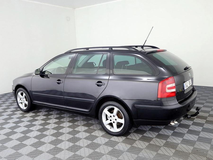 Black Skoda Octavia 2007 in Tallinn, with an engine capacity of 2.00 L and mileage of 288 thousand km for 1299 €, photo 12 on AUTOMOTO.COM.LV
