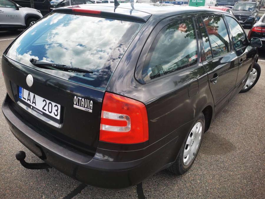 Black Skoda Octavia 2007 in Vilnius, with an engine capacity of 1.90 L and mileage of 284 thousand km for 1950 €, photo 11 on AUTOMOTO.COM.LV