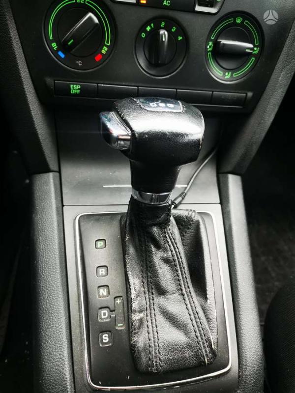 Skoda Octavia 2007 Viļņa vietnē Melns Skoda Octavia 2007 Viļņa, ar dzinēja tilpumu 1.90 L un nobraukumu 297 tūkst. km par 1555 €, foto 3 vietnē AUTOMOTO.COM.LV