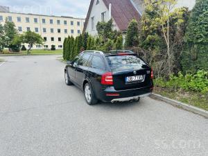 Melns Skoda Octavia 2008 Valmiera, ar dzinēja tilpumu 2.00 L un nobraukumu 368 tūkst. km par 2990 €, foto 8 vietnē AUTOMOTO.COM.LV