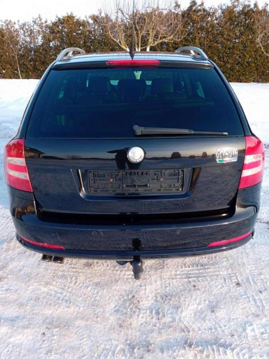 Black Skoda Octavia 2008 in Marijampole, with an engine capacity of 1.97 L and mileage of 270 thousand km for 3300 €, photo 4 on AUTOMOTO.COM.LV