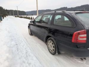 Black Skoda Octavia 2008 in Kaunas, with an engine capacity of 1.90 L and mileage of 400 thousand km for 1459 €, photo 3 on AUTOMOTO.COM.LV