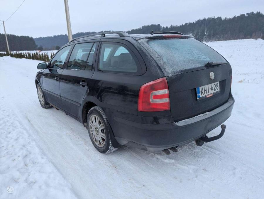 Black Skoda Octavia 2008 in Kaunas, with an engine capacity of 1.90 L and mileage of 400 thousand km for 1459 €, photo 7 on AUTOMOTO.COM.LV