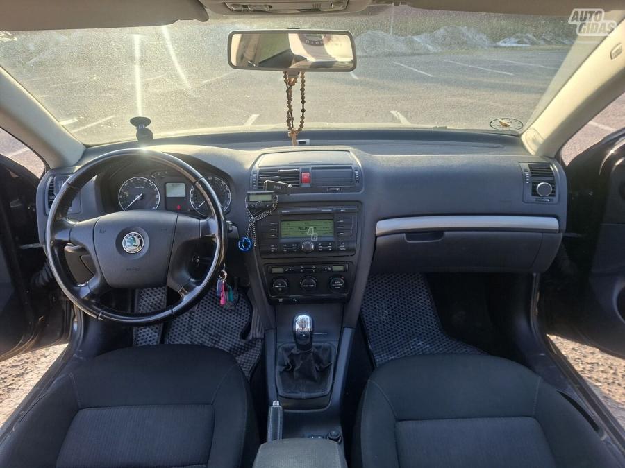 Melns Skoda Octavia 2008 Klaipėda, ar dzinēja tilpumu 2.00 L un nobraukumu 276 tūkst. km par 2300 €, foto 7 vietnē AUTOMOTO.COM.LV