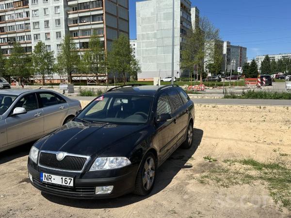Black Skoda Octavia 2008 in Riga, with an engine capacity of 2.00 L and mileage of 394 thousand km for 700 €, photo 1 on AUTOMOTO.COM.LV
