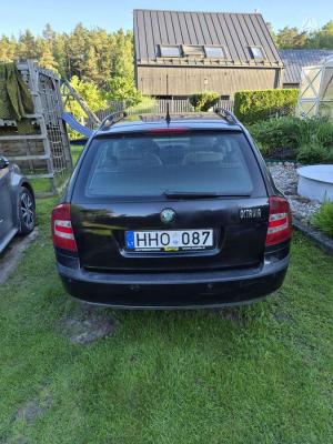 Melns Skoda Octavia 2008 Viļņa, ar dzinēja tilpumu 1.90 L un nobraukumu 346 tūkst. km par 1100 €, foto 5 vietnē AUTOMOTO.COM.LV