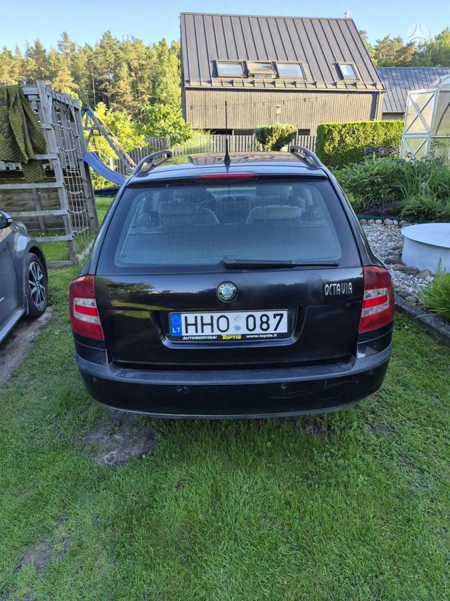 Melns Skoda Octavia 2008 Viļņa, ar dzinēja tilpumu 1.90 L un nobraukumu 346 tūkst. km par 1100 €, foto 5 vietnē AUTOMOTO.COM.LV