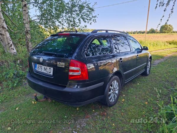 Black Skoda Octavia 2008 in Parnu, with an engine capacity of 1.80 L and mileage of 267 thousand km for 1400 €, photo 3 on AUTOMOTO.COM.LV