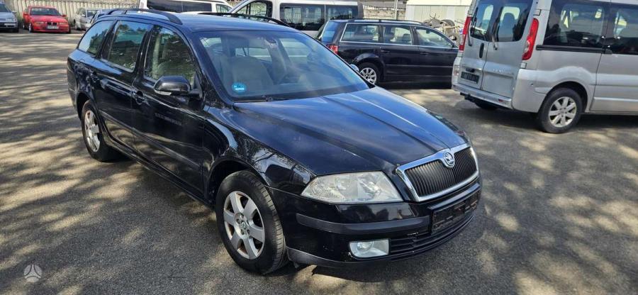 Melns Skoda Octavia 2008 Marijampole, ar dzinēja tilpumu 1.60 L un nobraukumu 330 tūkst. km par 2000 €, foto 4 vietnē AUTOMOTO.COM.LV