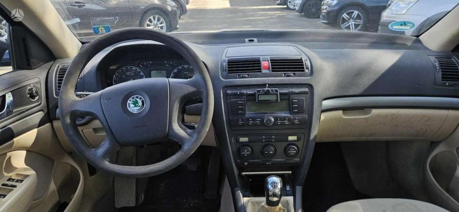 Melns Skoda Octavia 2008 Marijampole, ar dzinēja tilpumu 1.60 L un nobraukumu 330 tūkst. km par 2000 €, foto 8 vietnē AUTOMOTO.COM.LV