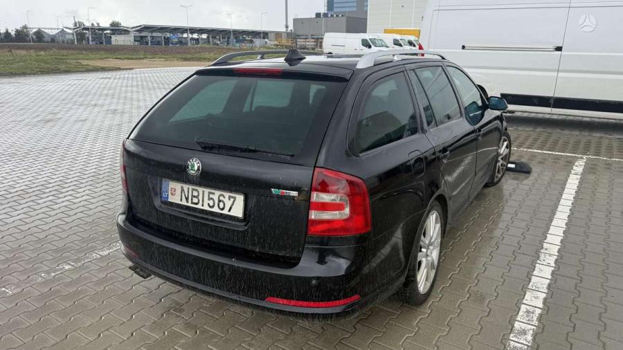 Black Skoda Octavia 2008 in Klaipeda, with an engine capacity of 1.97 L and mileage of 440 thousand km for 1000 €, photo 5 on AUTOMOTO.COM.LV