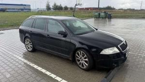 Black Skoda Octavia 2008 in Klaipeda, with an engine capacity of 1.97 L and mileage of 440 thousand km for 1000 €, photo 7 on AUTOMOTO.COM.LV