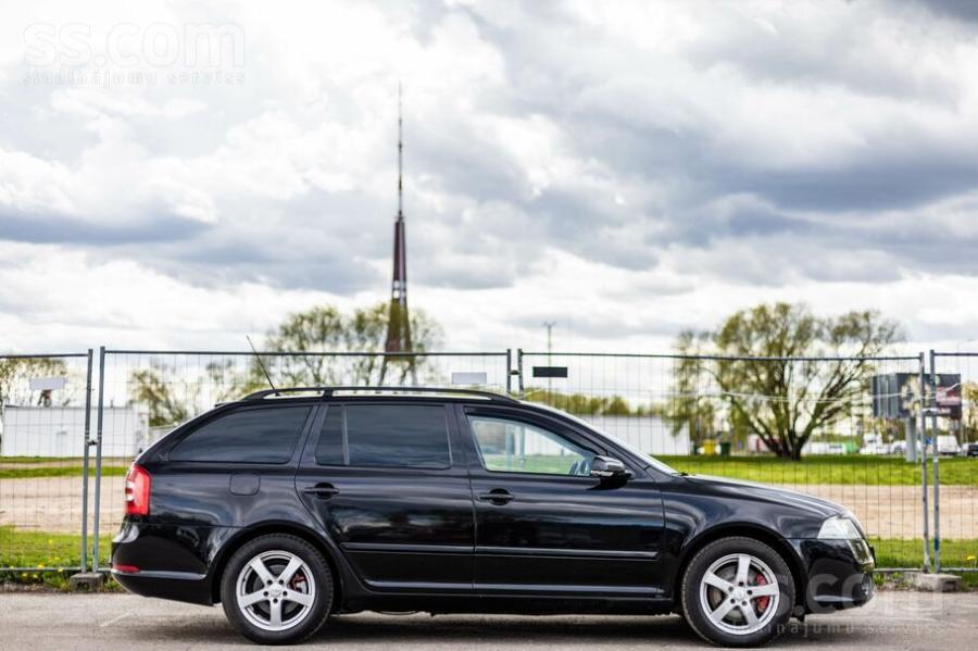 Melns Skoda Octavia 2009 Rīga, ar dzinēja tilpumu 2.00 L un nobraukumu 282 tūkst. km par 10900 €, foto 4 vietnē AUTOMOTO.COM.LV