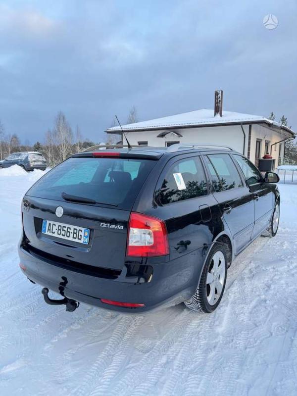 Melns Skoda Octavia 2009 Viļņa, ar dzinēja tilpumu 1.97 L un nobraukumu 277 tūkst. km par 4850 €, foto 8 vietnē AUTOMOTO.COM.LV